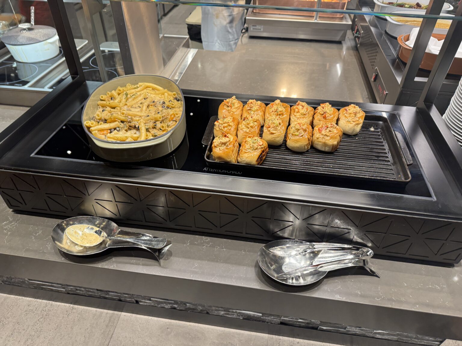 マカオ「mezza9」で五感を満たす美食体験！無限ロブスターとシェフとの対話が織りなす至福のディナー | The Forward